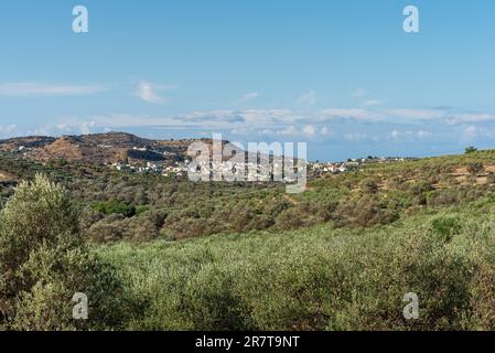 Pitsidia liegt zwischen dem Ida-Gebirge und dem Asterousia-Gebirge in ...