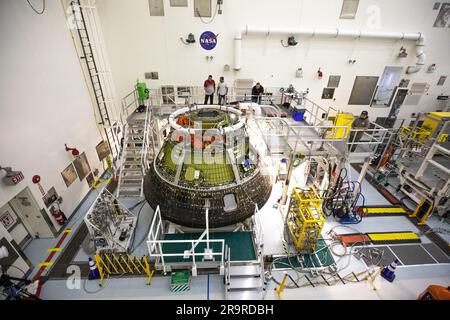 Artemis i Orion Rückgabe und Sanierung. Eine Nahaufnahme zeigt die NASA ...