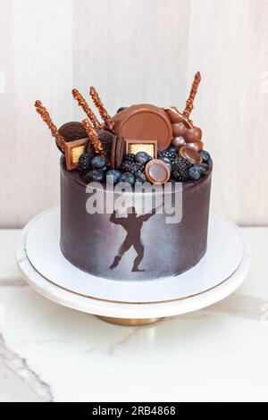 Die Idee eines Geburtstagskuchens für einen Bodybuilder, Sportler, Lifter oder Marathonläufer ...