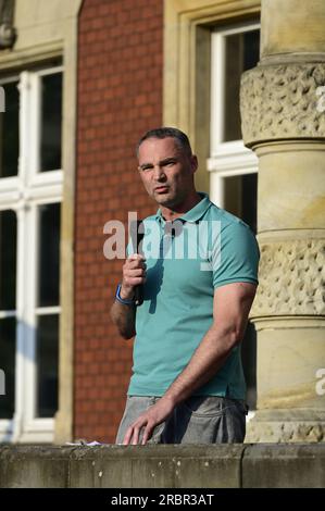 Kundgebung gegen Rechtsextremismus auf dem Platz der Alten Synagoge in ...