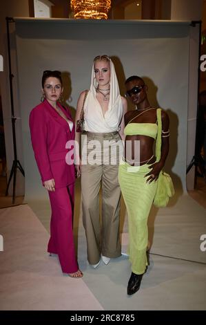 Coco Clever, Lou-Anne Gleissenebner und Noëlla Mbomba bei der Anja Gockel Fashion Show 'Air' auf ...