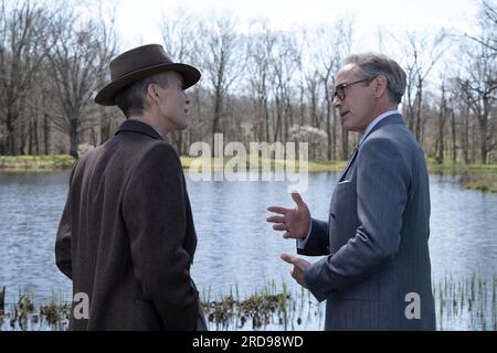 OPPENHEIMER, von links: Robert Downey Jr. AS Lewis Strauss, Matthew ...