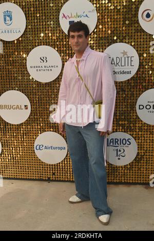 Viele Berühmtheiten besuchen das Konzert des legendären Sängers Rod ...