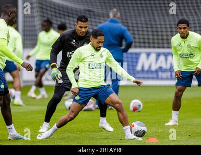 EINDHOVEN - (LR) Shurandy Sambo, Phillipp Mwene, Yorbe Vertessen und ...