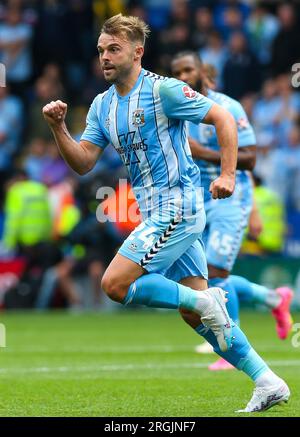 Matthew Godden aus Coventry City und Harry Winks aus Leicester City ...