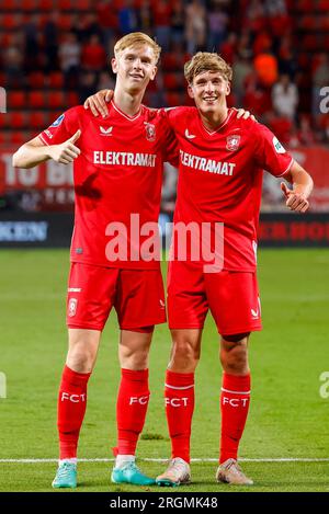 ENSCHEDE – Mats Rots und Gijs Besselink feiern am 10. August 2023 in ...