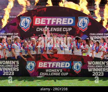 St. Helens Women hebt die Trophäe „Betfred Women's Challenge Cup“ nach ...