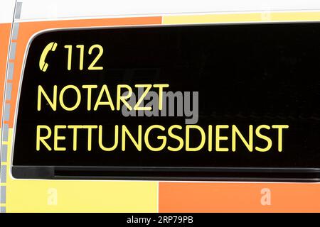 Symbolisches Bild, Notruf 112, Notarzt, Rettungsdienst, Feuerwehr ...