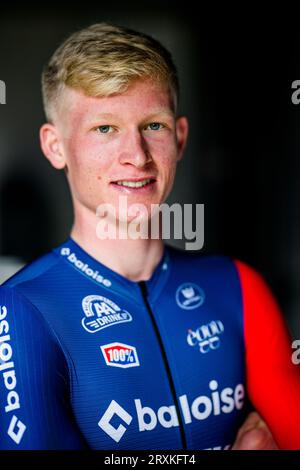 Der belgische Seppe Van den Boer wurde während der Teampräsentation des Cyclocross-Teams ...