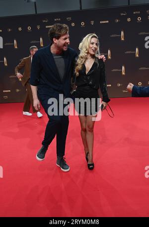 Schauspieler Luke Mockridge, Moderatorin Andrea Kaiser und Olver Pocher ...