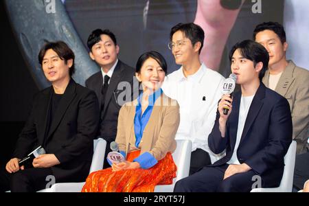 (L-R, vordere Reihe) Park Byung-Eun, Seol Kyung-Gu, Kim Hee-AE, eine ...