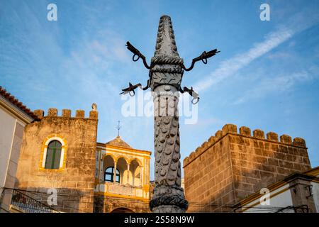 Das Pranger am Largo de Santa Clara in der Altstadt von Elvas in ...