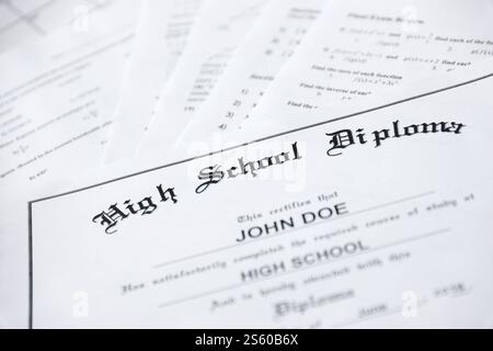 High School Diploma Copy liegt auf vielen Seiten von Alghebra und ...