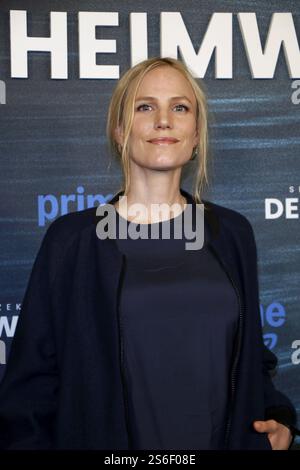Premiere - der Heimweg Isabel Thierauch und Alexander Scheer bei der ...