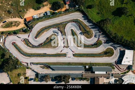 Drohnenansicht der Go-Kart-Bahn Almancil an der Algarve, Portugal. Inaguaranted von Ayrton Senna ...