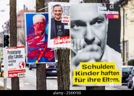 Wahlplakate zur Bundestagswahl 2025 in Bonn - 29.01.2025 die Grünen: ZUVERSICHT, Robert HABECK ...