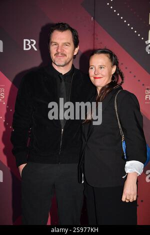 Felix Klare und Zora Thiessen. Roter Teppich, Roter Teppich ...