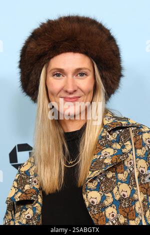 Uz Januar 2025. Jess Weber bei Arrivals for TOUCH ME Premiere beim ...