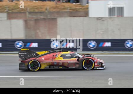 Ferrari F499P Hypercar von James Calado, Antonio Giovinazzi ...