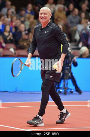 Sc. Februar 2025. Andre Agassi, Andy Roddick, Jessica Pegula, Emma ...