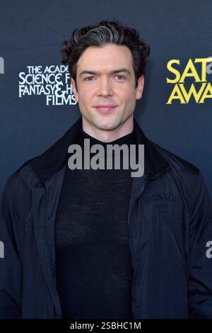 Ethan Peck bei der Verleihung der 52. Saturn Awards 2025 im Hilton Los ...