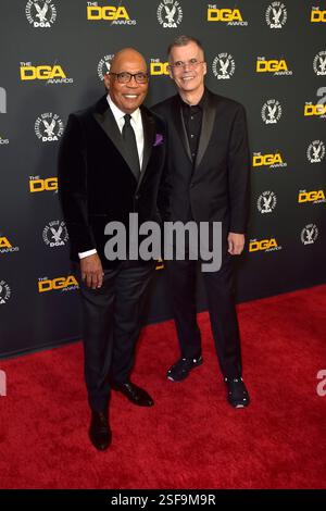 Paris Barclay und Christopher Mason bei der Verleihung der 77. DGA ...