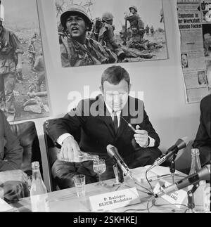 Blick Journalist Peter Balsiger nach seiner Rückkehr aus Vietnam, 1968# ...