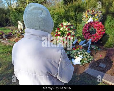 Trauer-Friedhofsfotos als Symbolfoto für Trauer und sterben. Trauer ...