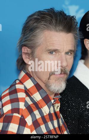 Michael Barker, John Sloss, Ethan Hawke, Margaret Qualley, Andrew Scott ...