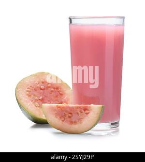 Glas mit Guavasaft und frischen Früchten auf Holzgrund. Natürlicher ...