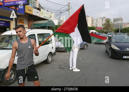 Saida, Libanon. Oktober 2023. Aktivisten feiern den Angriff der Hamas ...