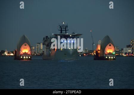 Die RFA Proteus, das erste von zwei geplanten Multi-Role Ocean ...