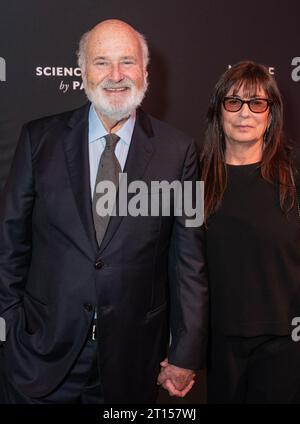 Rob reiner und Michele Singer reiner nehmen am 10. Oktober 2023 an der ...