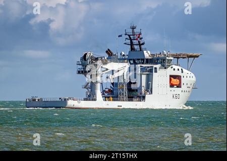Die RFA Proteus (K60) ist ein Multi-Role Ocean Surveillance Ship, das ...