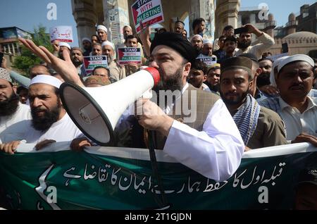 Peshawar, Peshawar, Pakistan. Oktober 2023. Anhänger einer religiösen ...