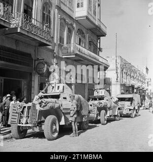 Britische Marmon-Herrington Panzerwagen auf Patrouille in der ...