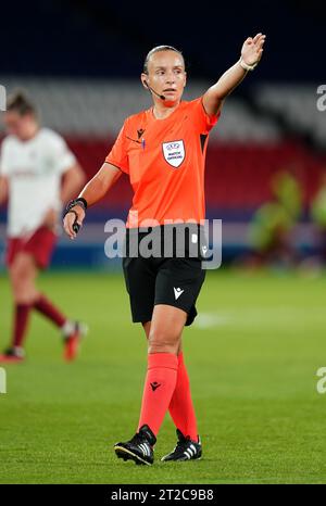 Schiedsrichterin Ivana Projkovska während des Qualifikationsspiels der ...