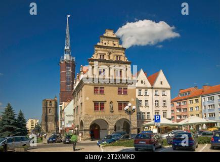 Dom Wagi Miejskiej (Rathaus) und Turm des Neuen Rathauses am Rynek ...