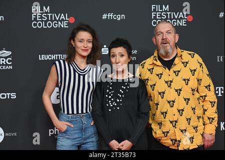 Schauspieler Tinka Fürst, Renan Demirkan und Dietmar Bär, l-r, kommt ...