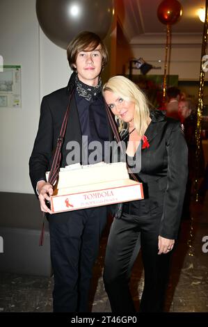 Anja Petzold mit Sohn Tim - Prominente kommen zur 15. Hope Gala im ...