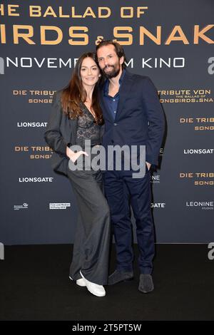 Quirin Berg mit Ehefrau Kara Hecker/Premiere des Kinofilms die Tribute ...