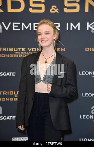 Luna Kuse/Premiere des Kinofilms die Tribute von Panem - die Ballade ...