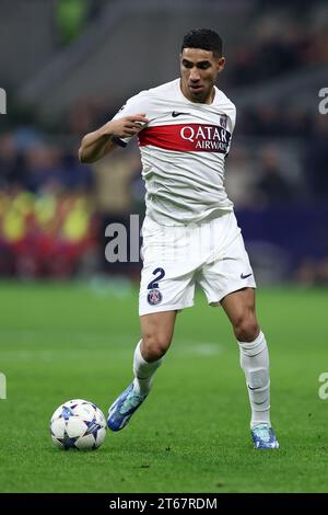 PARIS - (l-r) Achraf Hakimi aus Paris Saint-Germain, Olivier Boscagli ...