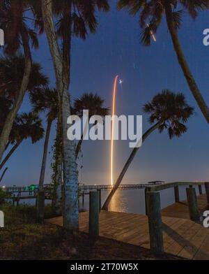 Lift, Downrange, Langzeitbelichtung Streak Shots der NASA SpaceX CRS-29 ...
