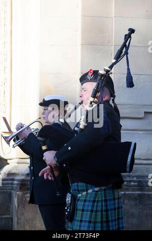 Gedenkgottesdienst am Helensburgh war Memorial mit Dom Ind aus St ...