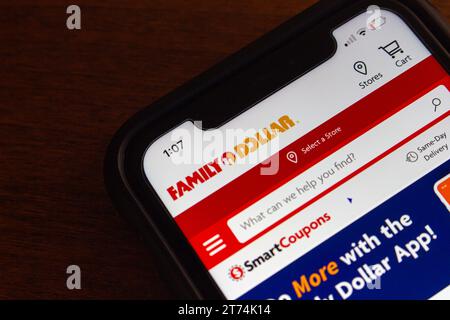 Vancouver, KANADA - 24. Oktober 2023 : Family Dollar Website auf dem ...