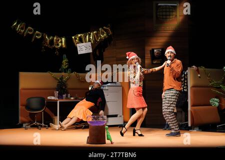 Gesine Cukrowski als Frau Müller, Heikko Deutschmann als Herr Meier ...