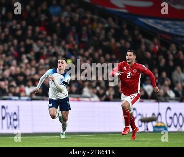 LONDON, ENGLAND – 17. November: Jean Borg und Kyrian Nwoko aus Malta ...