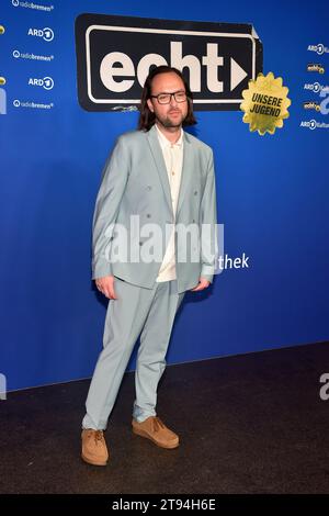 Premiere zu ECHT C UNSERE JUGEND die Band, mit Sänger, Kim Frank ...