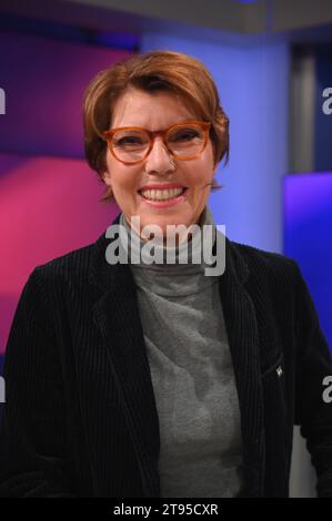 Moderatorin Bettina Böttinger zu Gast in der ARD Talkshow Maischberger ...